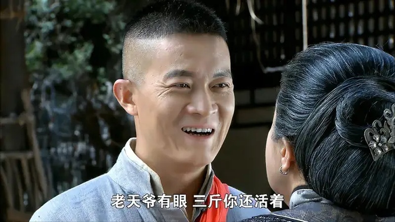 打狗棍:何七姑知道三斤活着,立马查验胎记,确认就是自己的外孙