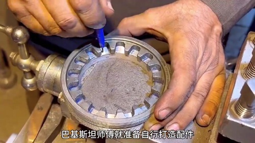 巴基斯坦师傅将滑牙的差速器壳体重新攻丝修复全过程!