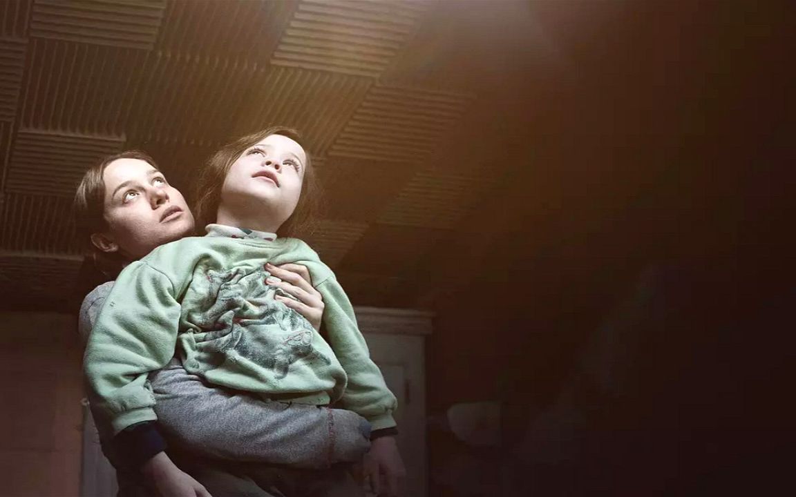 ...电影《房间》,17岁少女惨遭邻居囚禁7年,生下的孩子成为救命稻草!