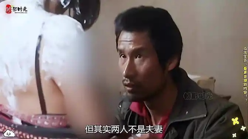 第一次戴口罩的女人瞬间让男人看傻了眼
