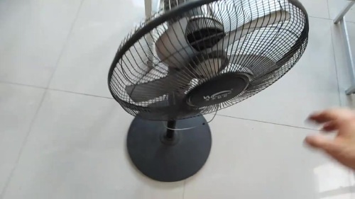 电风扇风叶不转电动机嗡嗡响?师傅告诉你原因