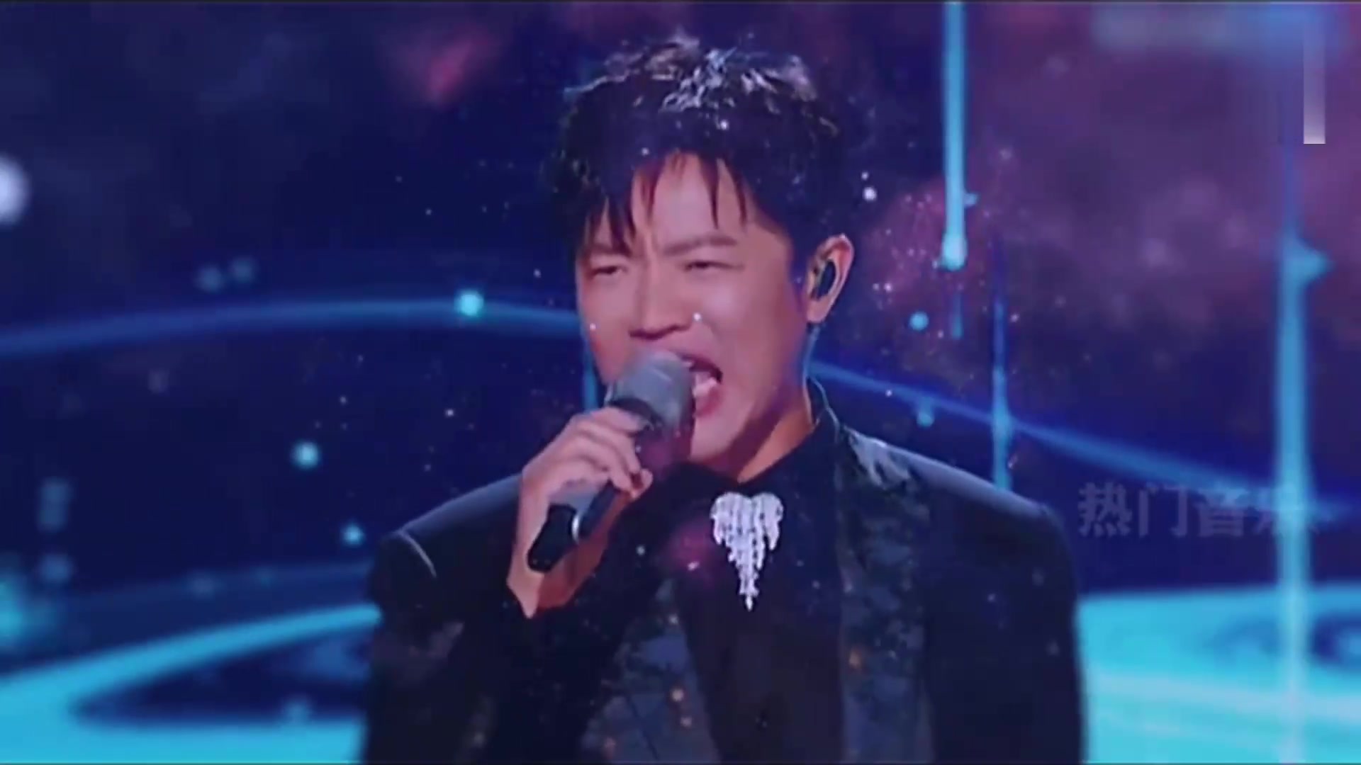 凤凰传奇改编版《海底》曾毅:就这一下子唱得比以前一年的字还多