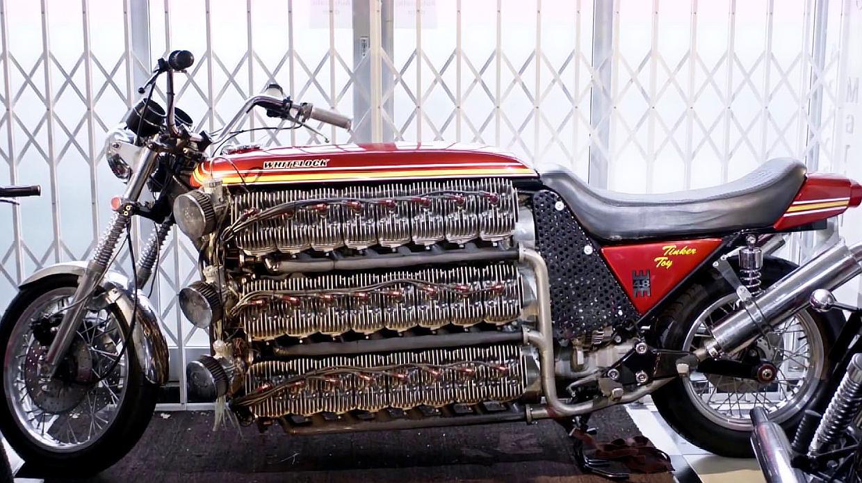 大叔给摩托车安装48个气缸,拧下油门的瞬间,能跑得过跑车吗?