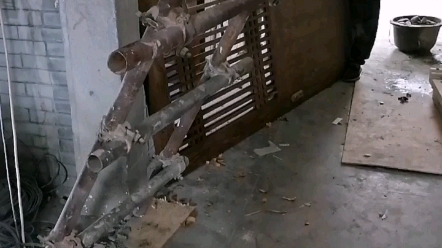 室内原创平开复古电梯门。