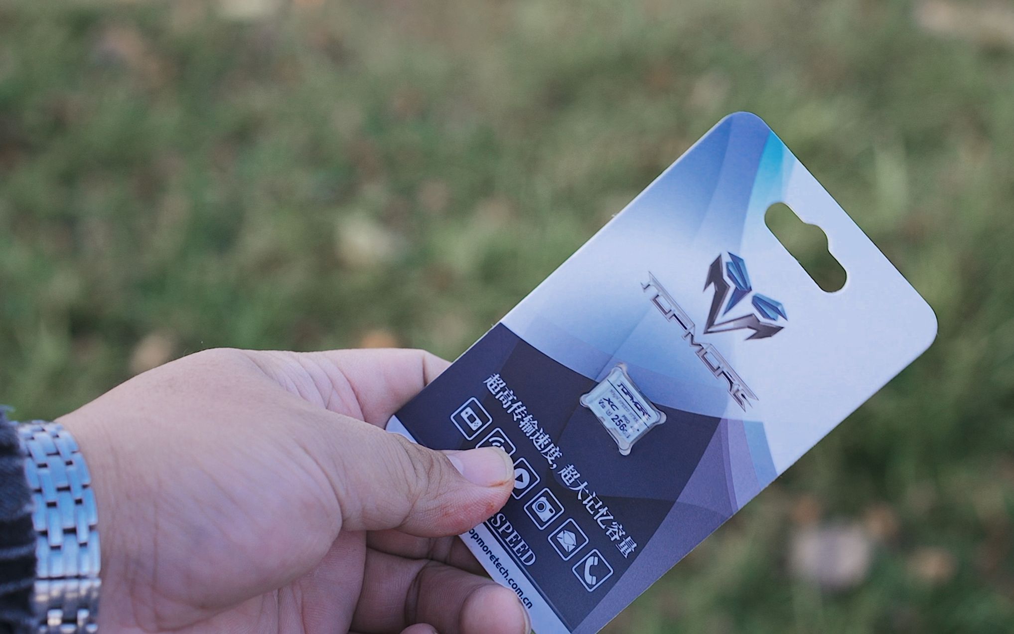 达墨旗舰 PRO 系列256G tf卡上手体验