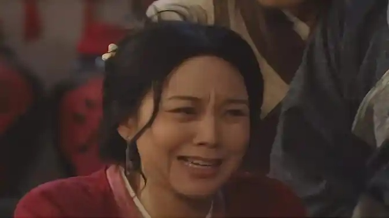武林外传:小贝半夜摸鱼回来,掌柜生气却舍不得打,令人感动