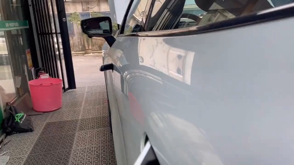 深圳老铁支持,深蓝S05升级四门电吸门效果展示,告别大力关门,方便...