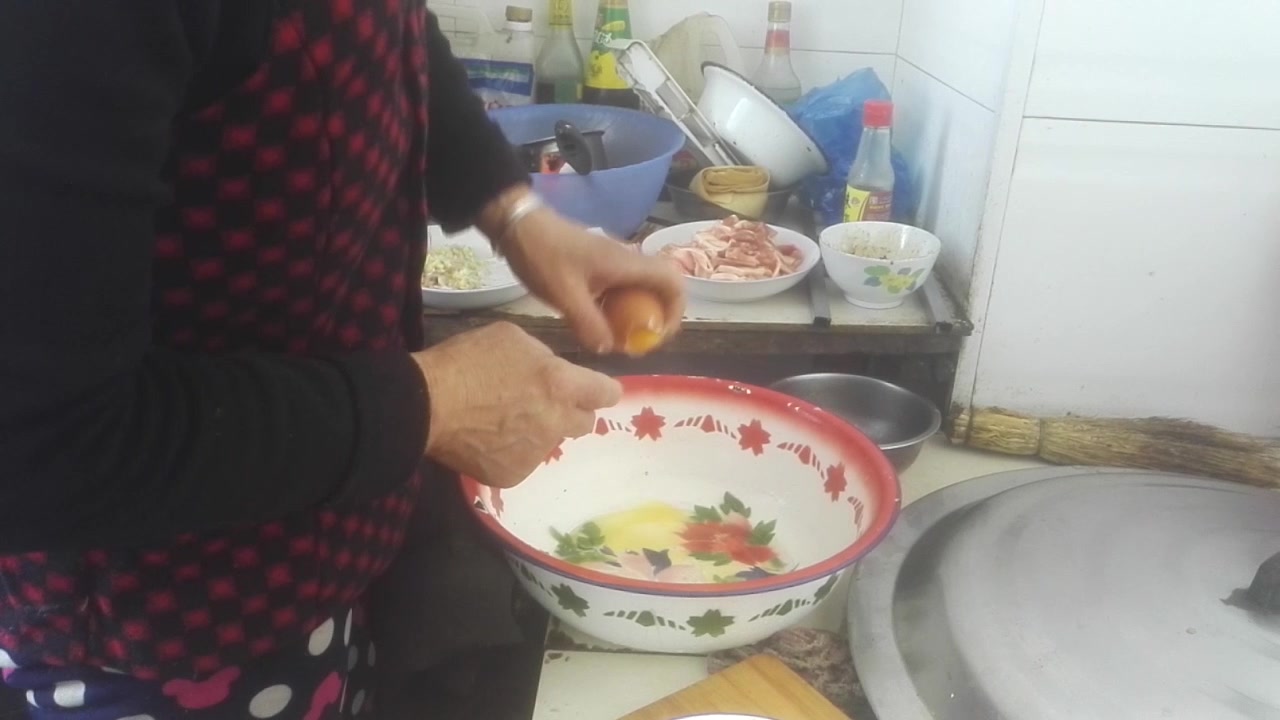 东北农村大年三十年夜饭,来评论说说你家的年夜饭