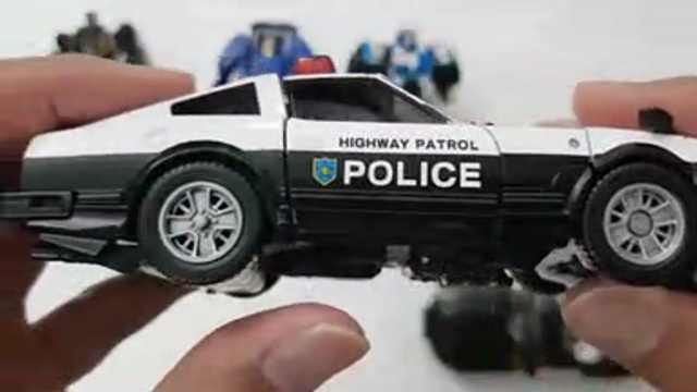 变形金刚:动画中的警车