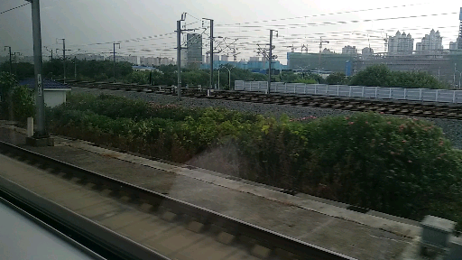 G1375次列车长沙南站进站