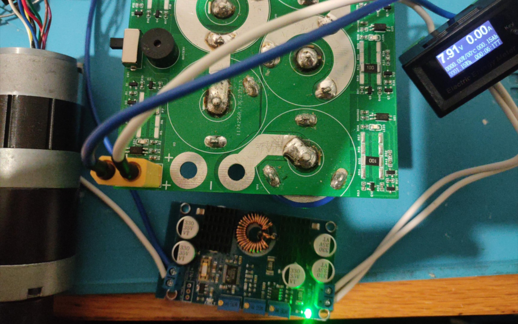 手摇发电机+搭电宝(5)增加同步升降压模块