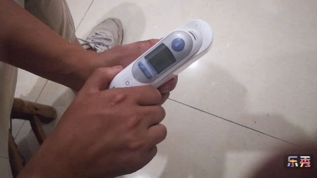 博朗6520耳温枪换电池后不开机!