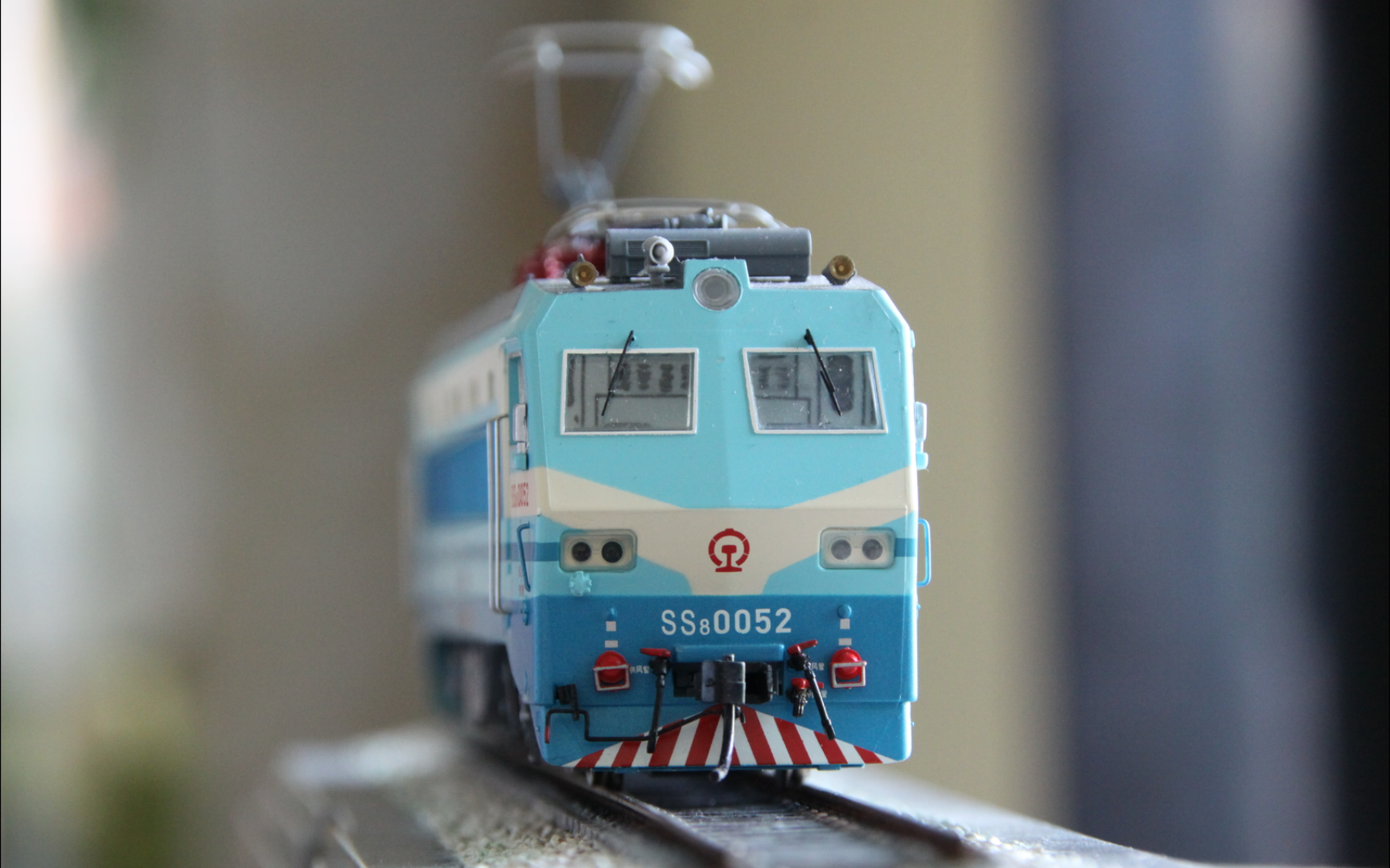 【火车模型测评】百万城新版SS8电力机车模型