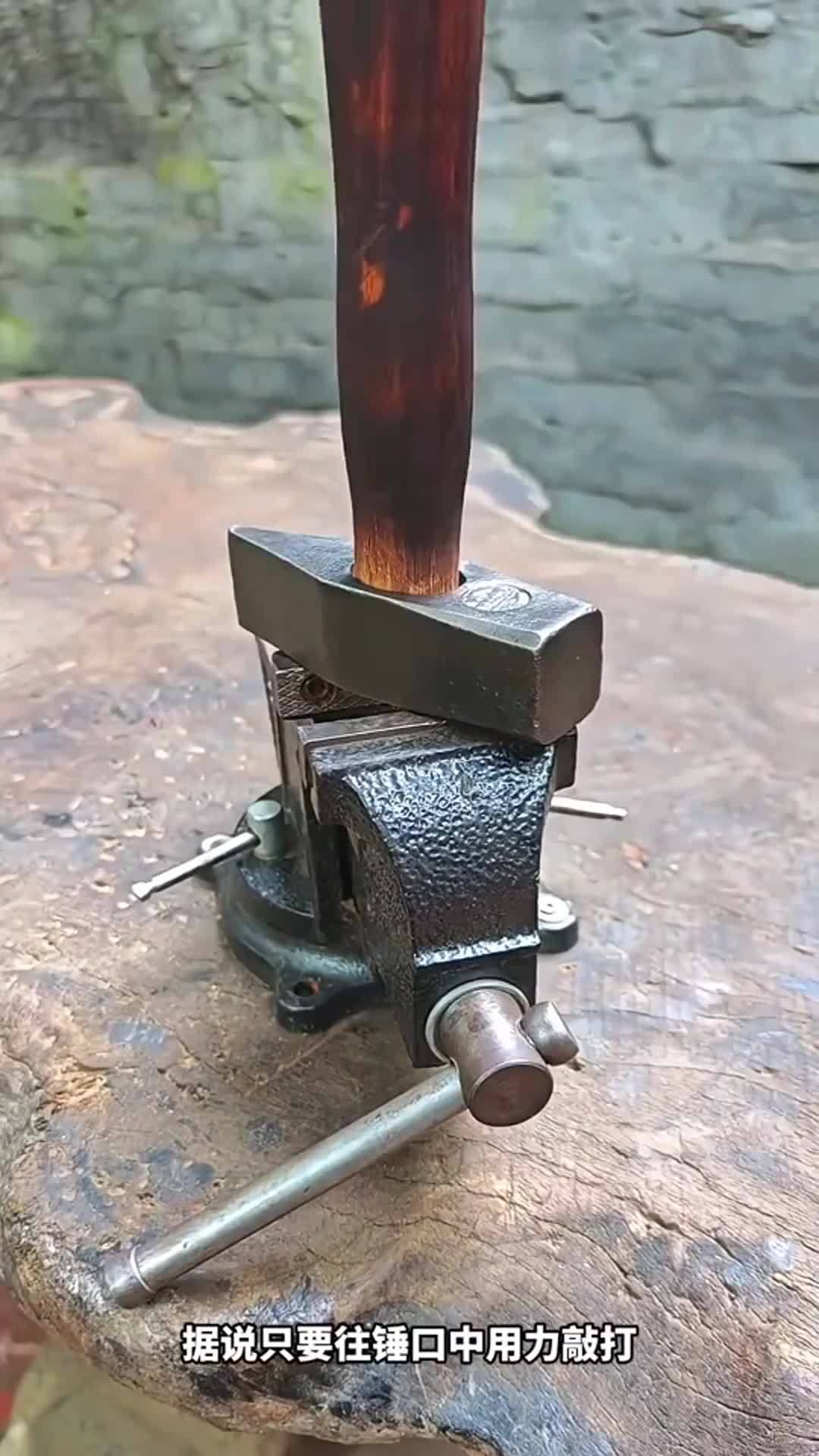 木柄装膨胀螺栓,用锤子轻松完成安装