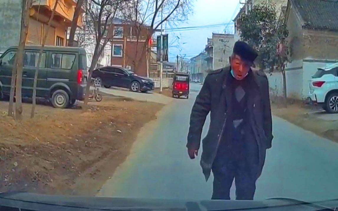 1124:如果你在路上遇到这么一个狠角色,你会怎么办?