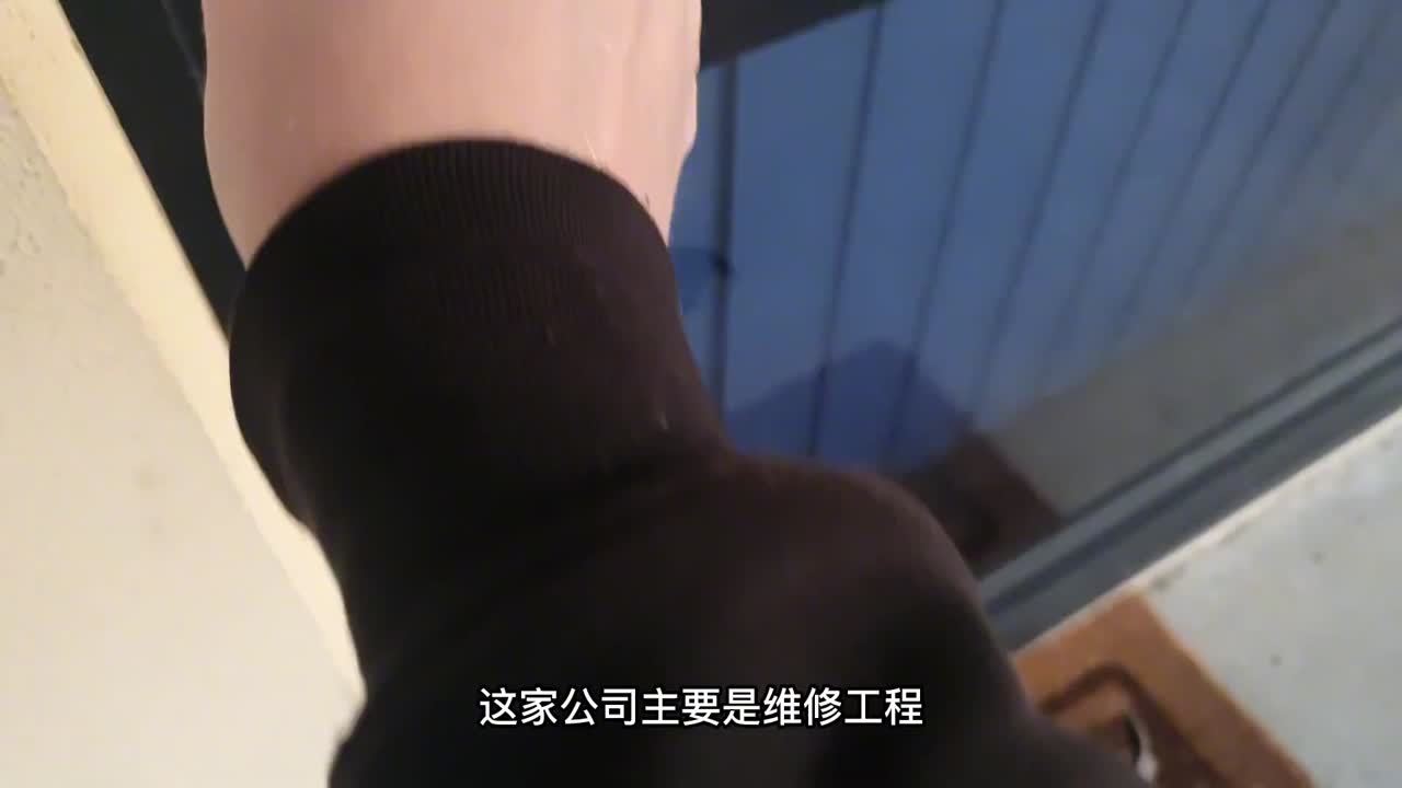 国外维修工程车零件工人的日常,真没想到一天竟然工作12个小时