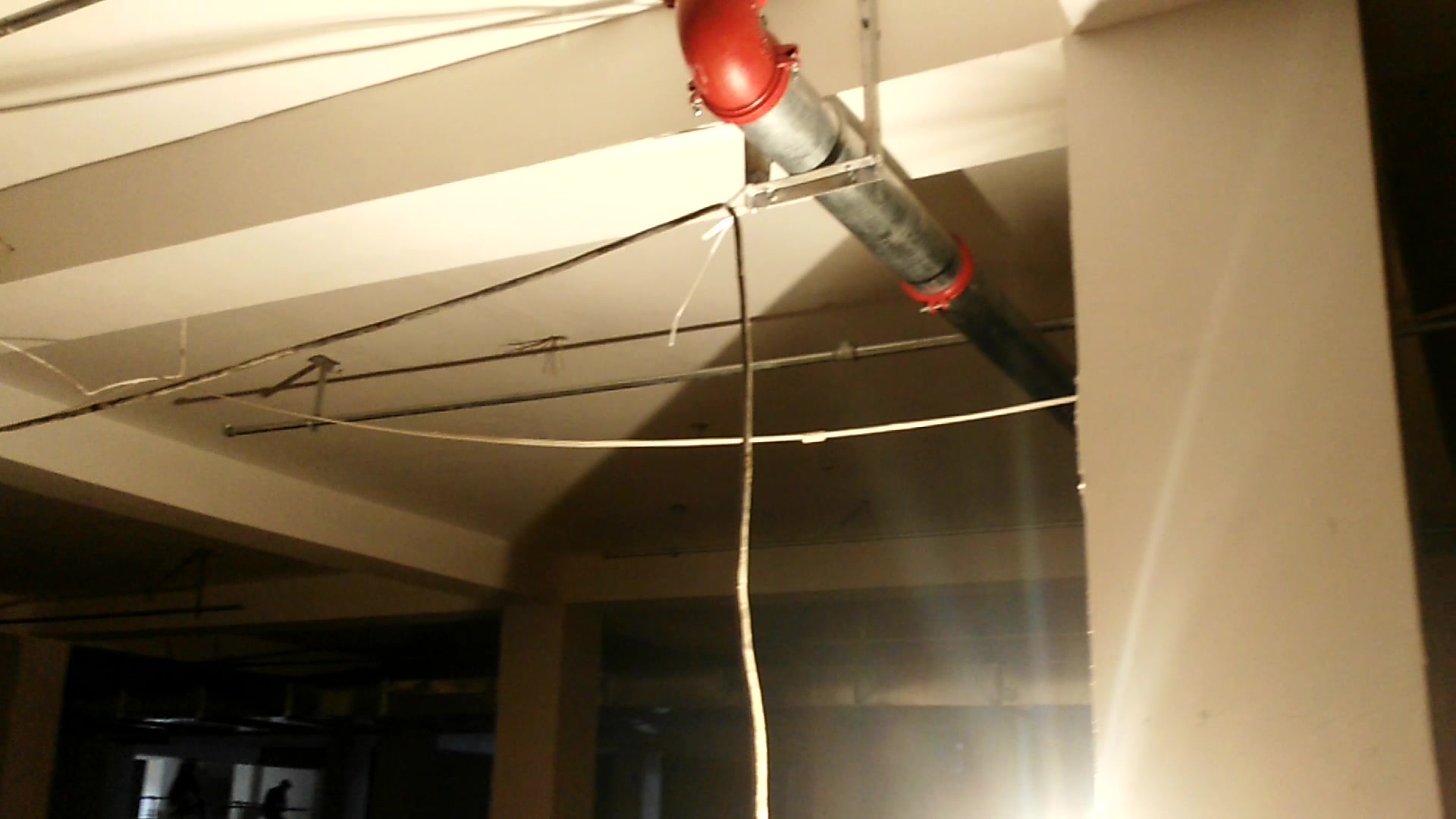 消防管道支架台钻钻孔