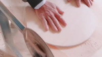 高手在民间,不用任何模具把木板切成圆形