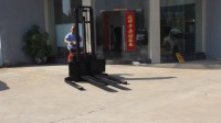 宽腿电动搬运车操作视频