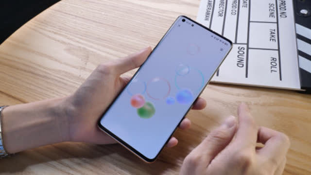 这个系统率先升级安卓11,隔壁的粉丝据说都已经馋哭了