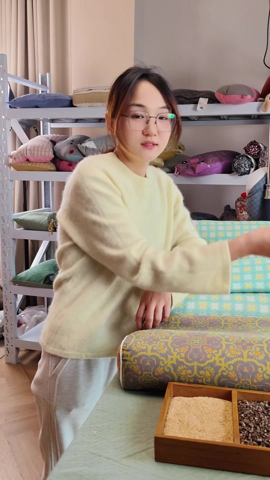 肩颈不舒服的,用两周你就能看到这款护颈枕的作用#好枕头 #荞麦枕