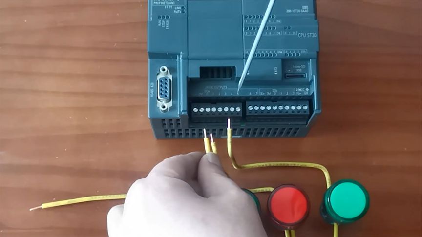 PLC接线详解以及PLC输出点的几种类型