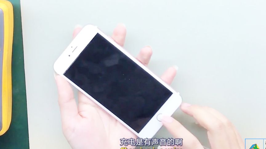 苹果手机黑屏不显示有振动,别乱换屏,只需一步iPhone显示正常了