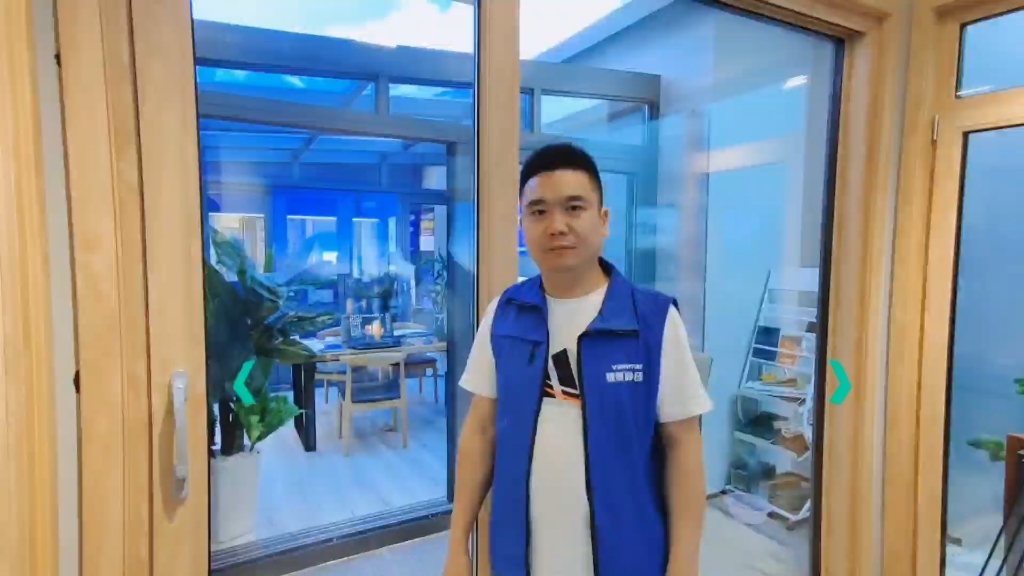 微平移侧压密封推拉门,大固定小开启,飞机门的开启方式