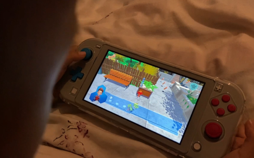汪汪队还有switch游戏?让四岁娃试玩,果然沉迷