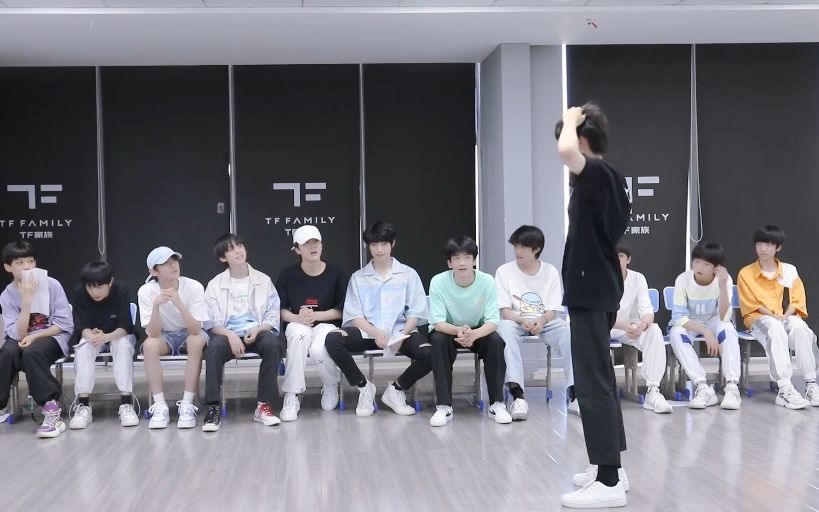 TF家族三代进化论-迷宫-火力全开舞蹈battle