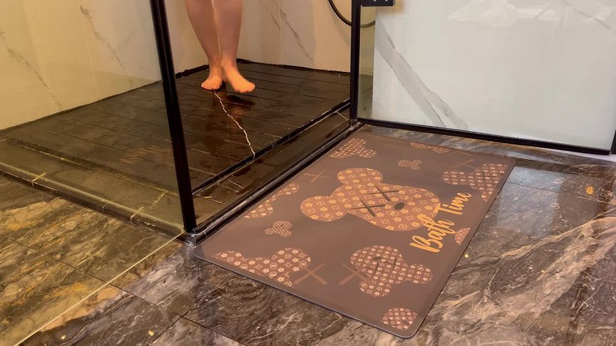 简直就是为了卫生间设计的,吸水防滑还好打理#地垫 #防滑垫