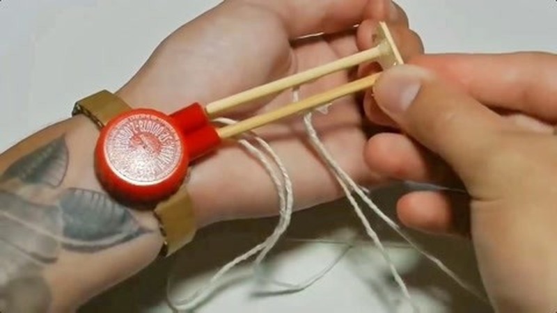 手工DIY:教你简单做一个蜘蛛侠发射器,快来一起动手做吧