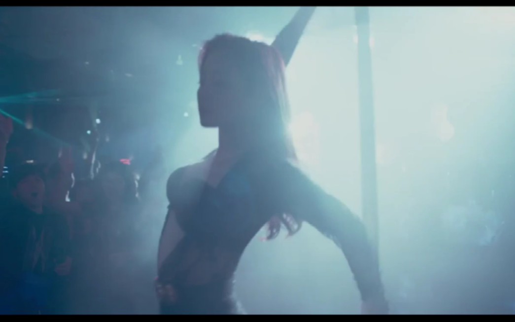 美女钢管舞让你欲罢不能,其实男人也可以!