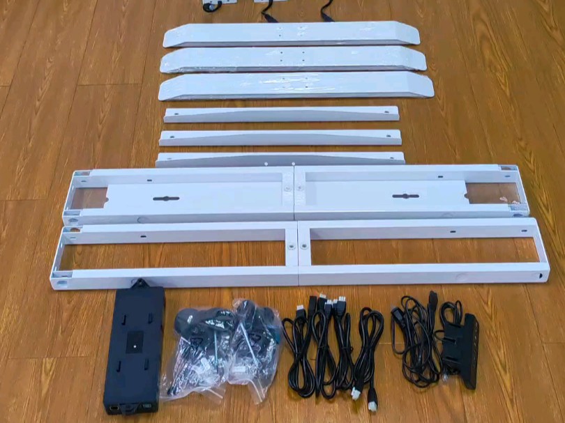 如何利用三腿升降桌架把传统办公桌改造成升降办公桌?传统办公桌...