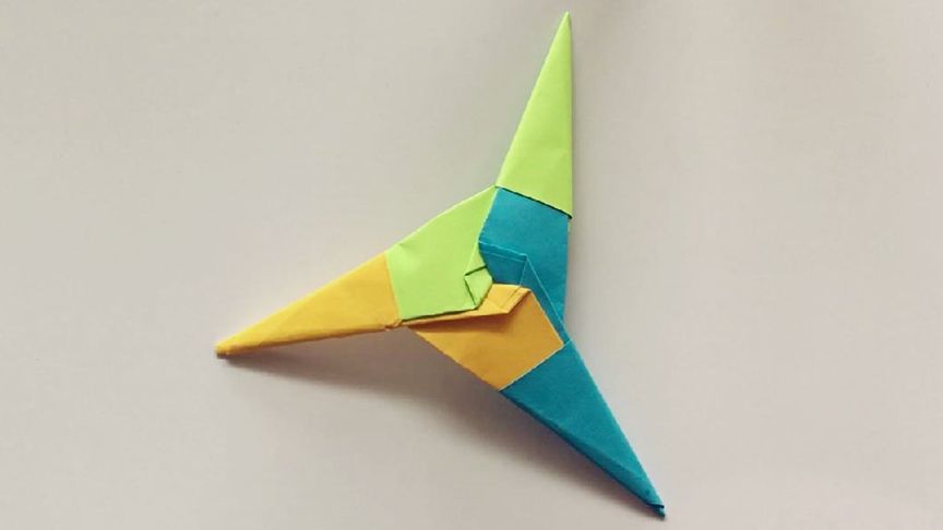 这种飞镖可以飞的又快又远,还能当陀螺玩,手工折纸视频教程