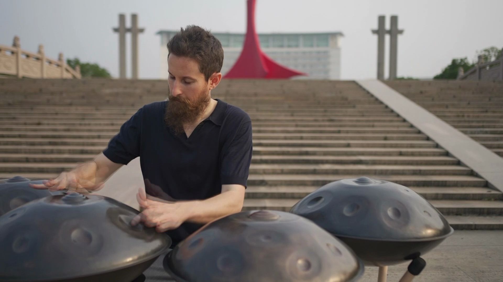 以色列手碟演奏家Liron Man带着原创音乐《Noya》走进党的诞生地—...