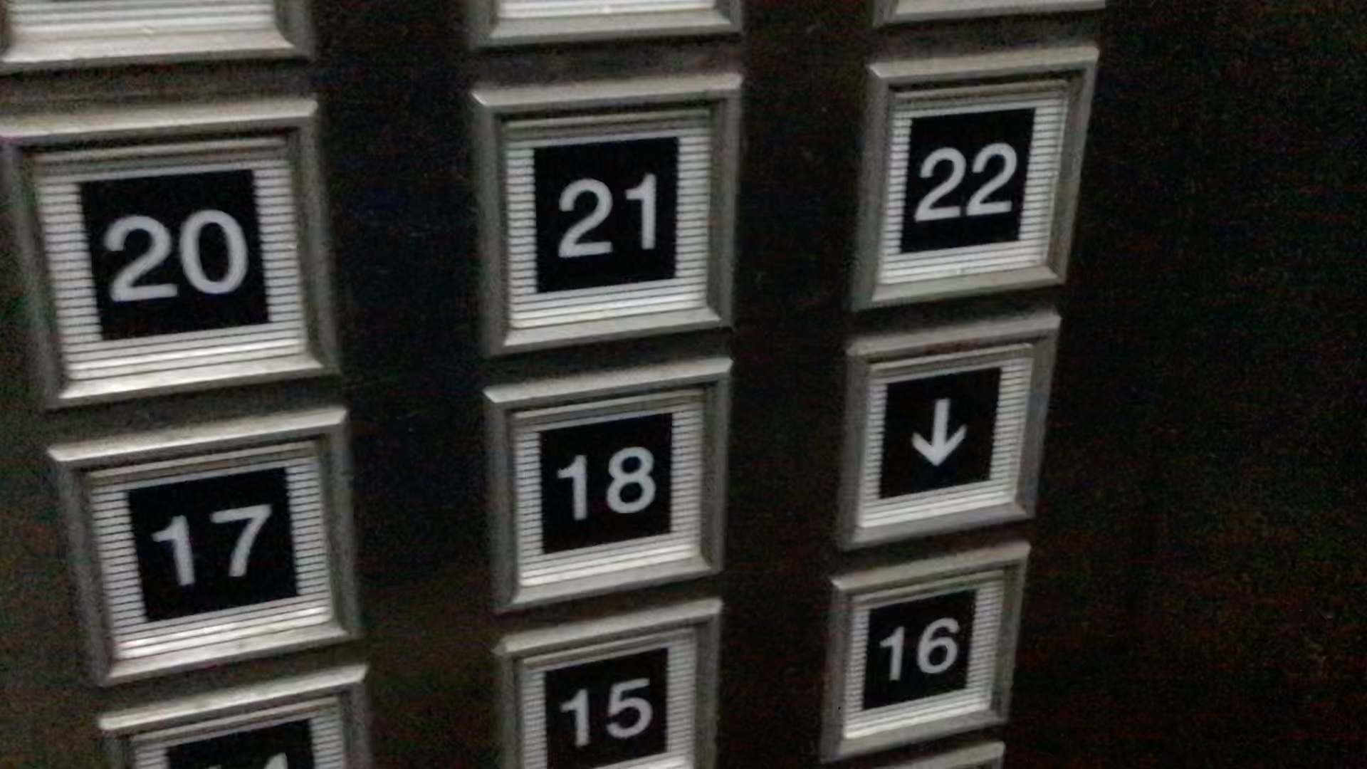 这什么阴间电梯按钮
