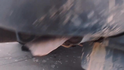 修复好排气管,安静的排气管滴水,有点不习惯