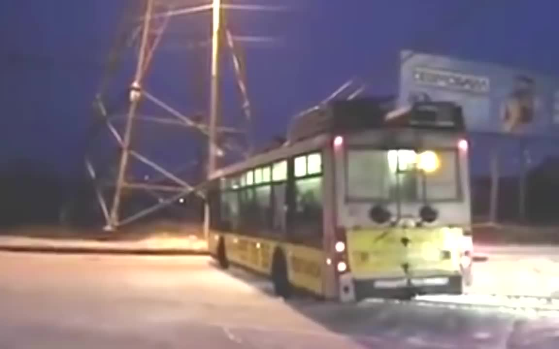 一路火花带闪电-毛子无轨电车事故集锦-КАК ЖИВЕТ ...