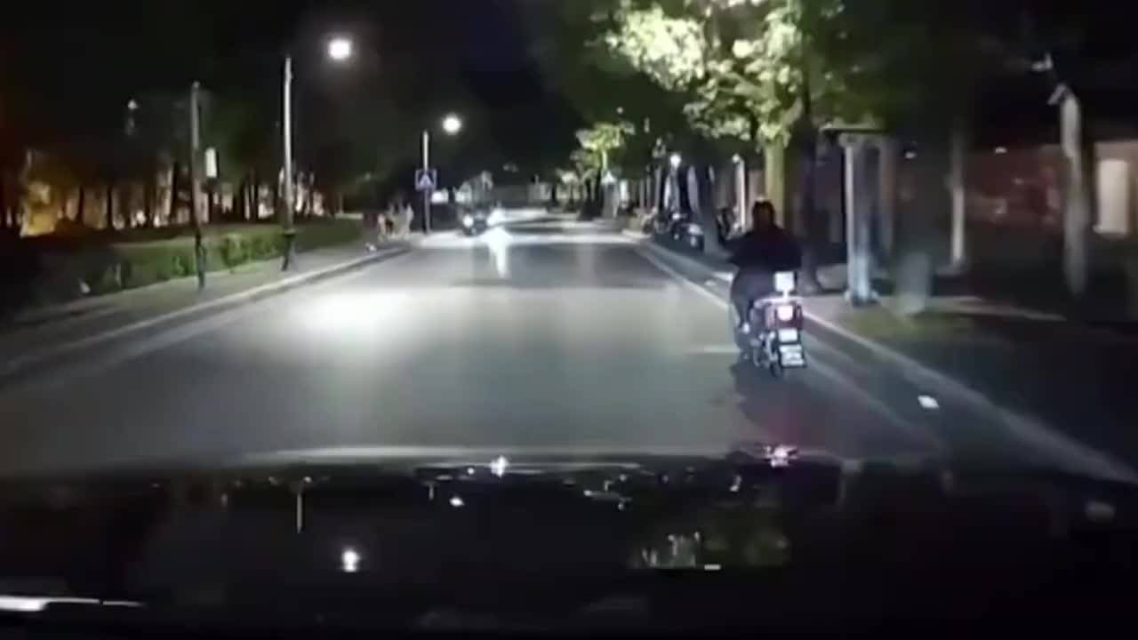 在KTV可唱不了这么高#高速开车 #行车无线记录仪 #高速