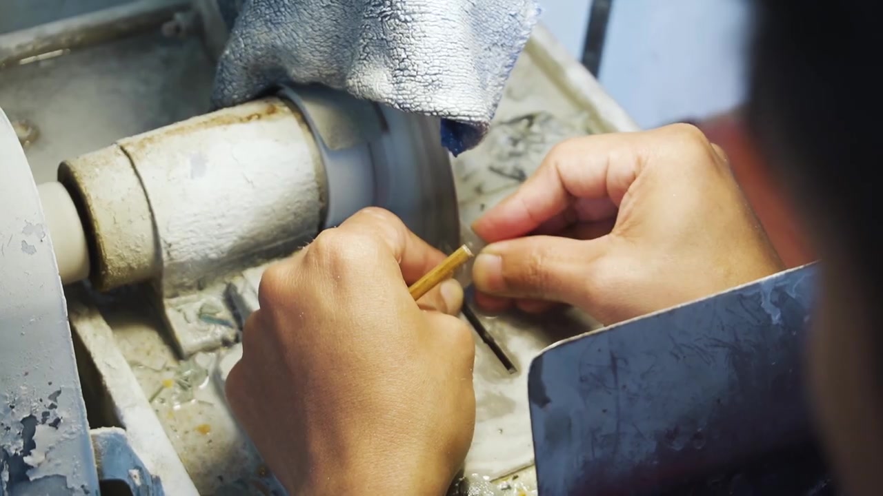 翡翠戒指制作过程,戒面的制作工艺