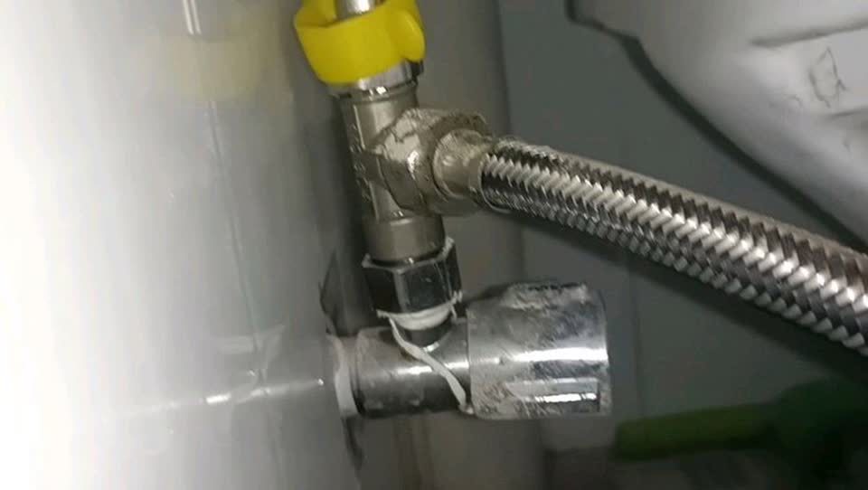 一个出水管角阀,安装马桶和热水器水管安装方法,看看吧