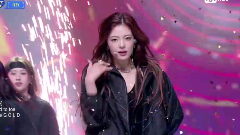 ITZY 新回归曲“GOLD”241024打歌舞台,中性帅气风干净利索~