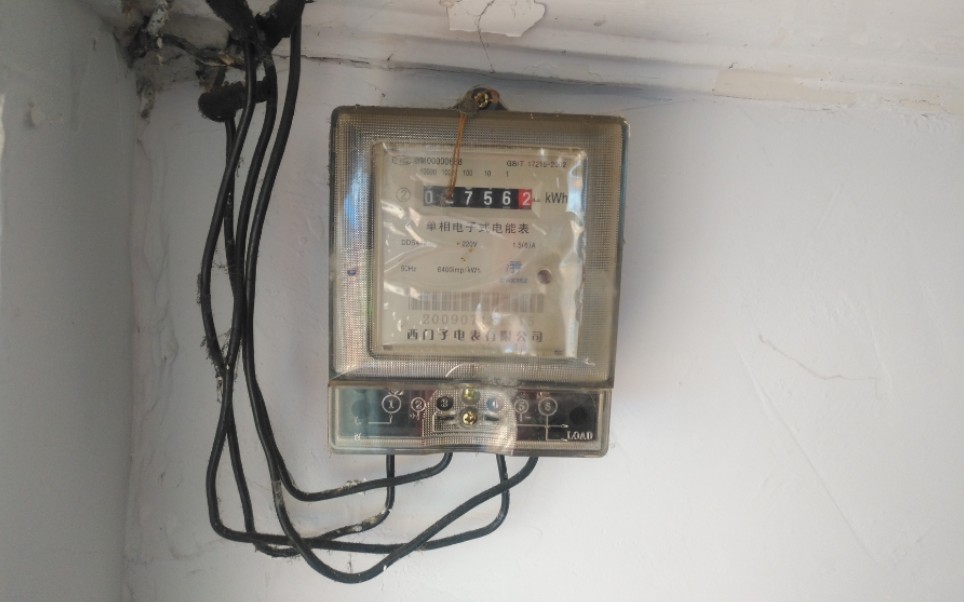 怀疑家里电表走字快,不用找人检测,老电工教你一招全搞明白