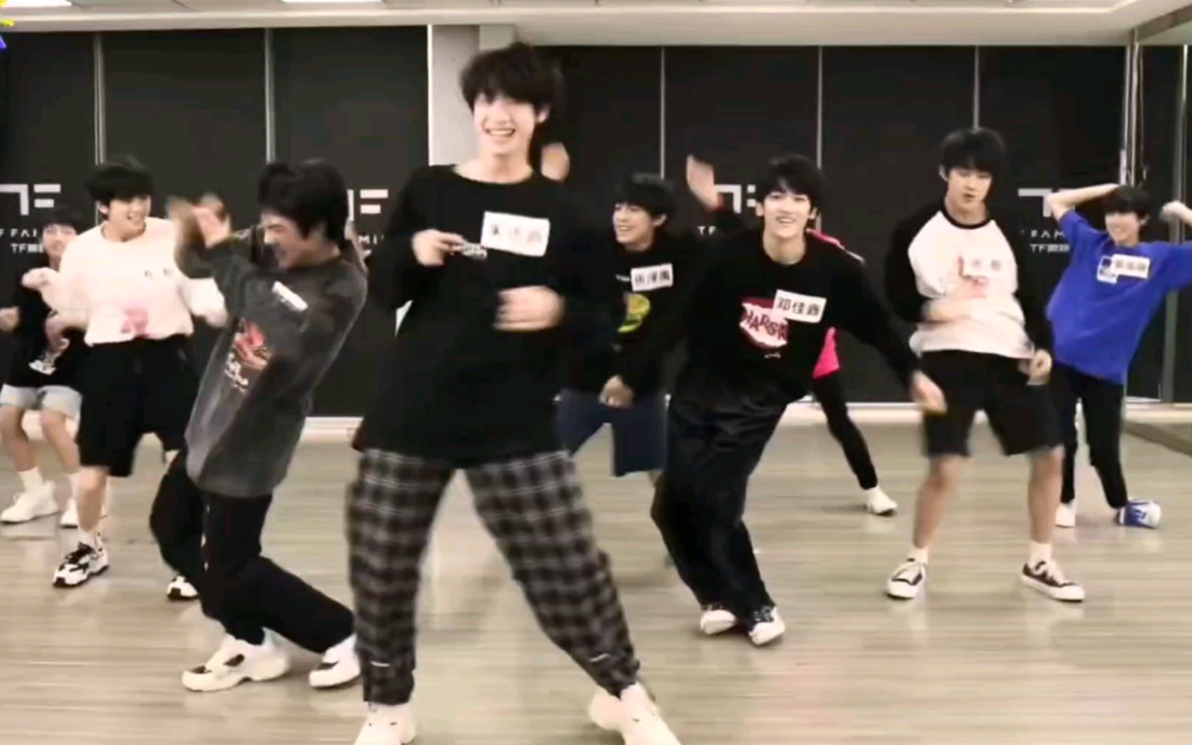 【TF家族三代】表情包大户们的舞蹈battle