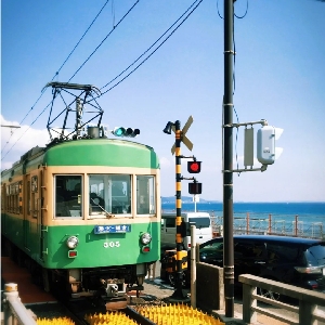 月洒函谷角声起 