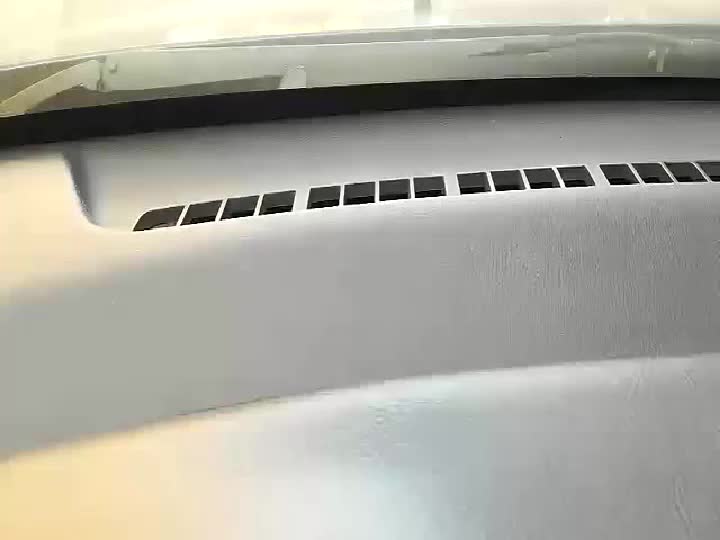 玻璃出风口和雨量传感器。【来自懂车帝车友圈】