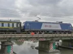 京沪线沪宁段, 上局宁东段HXD3C牵引K782次(上海-萍乡)昆山小澞河...
