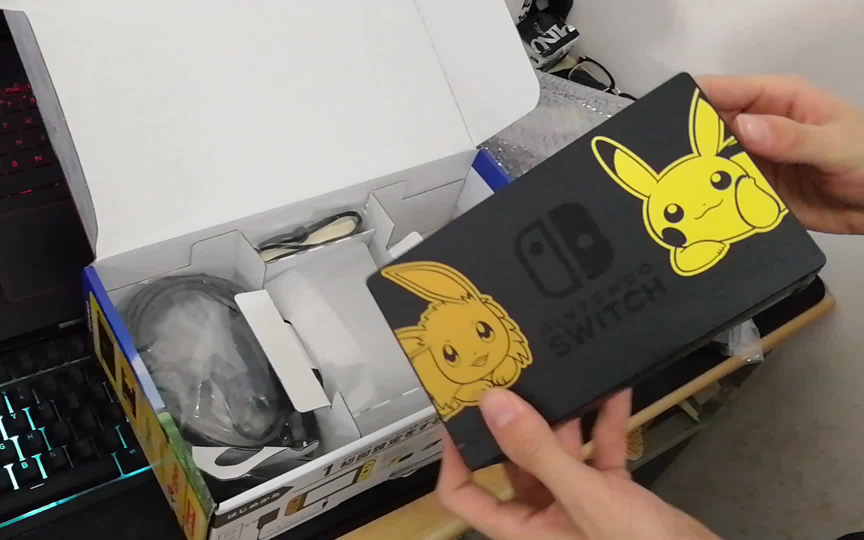 任天堂NS Switch皮卡丘限定版主机开箱！