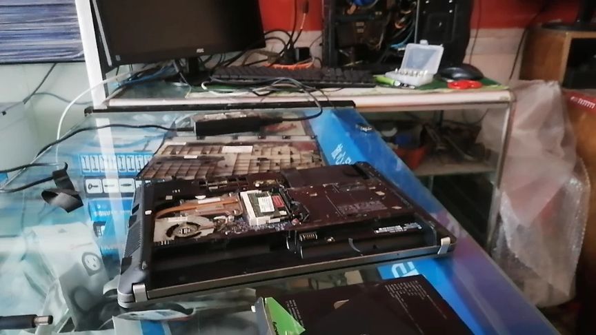 惠普(康柏) HP ProBook 4330s笔记本电脑,拆机更换固态硬盘